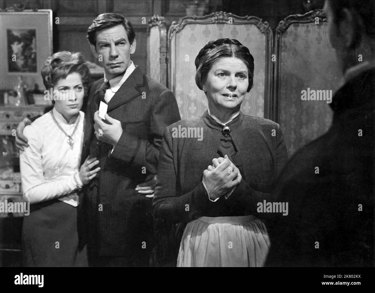 Melissa Stribling, Michael Gough & Olga Dickie Film: Dracula; Horror Of ...