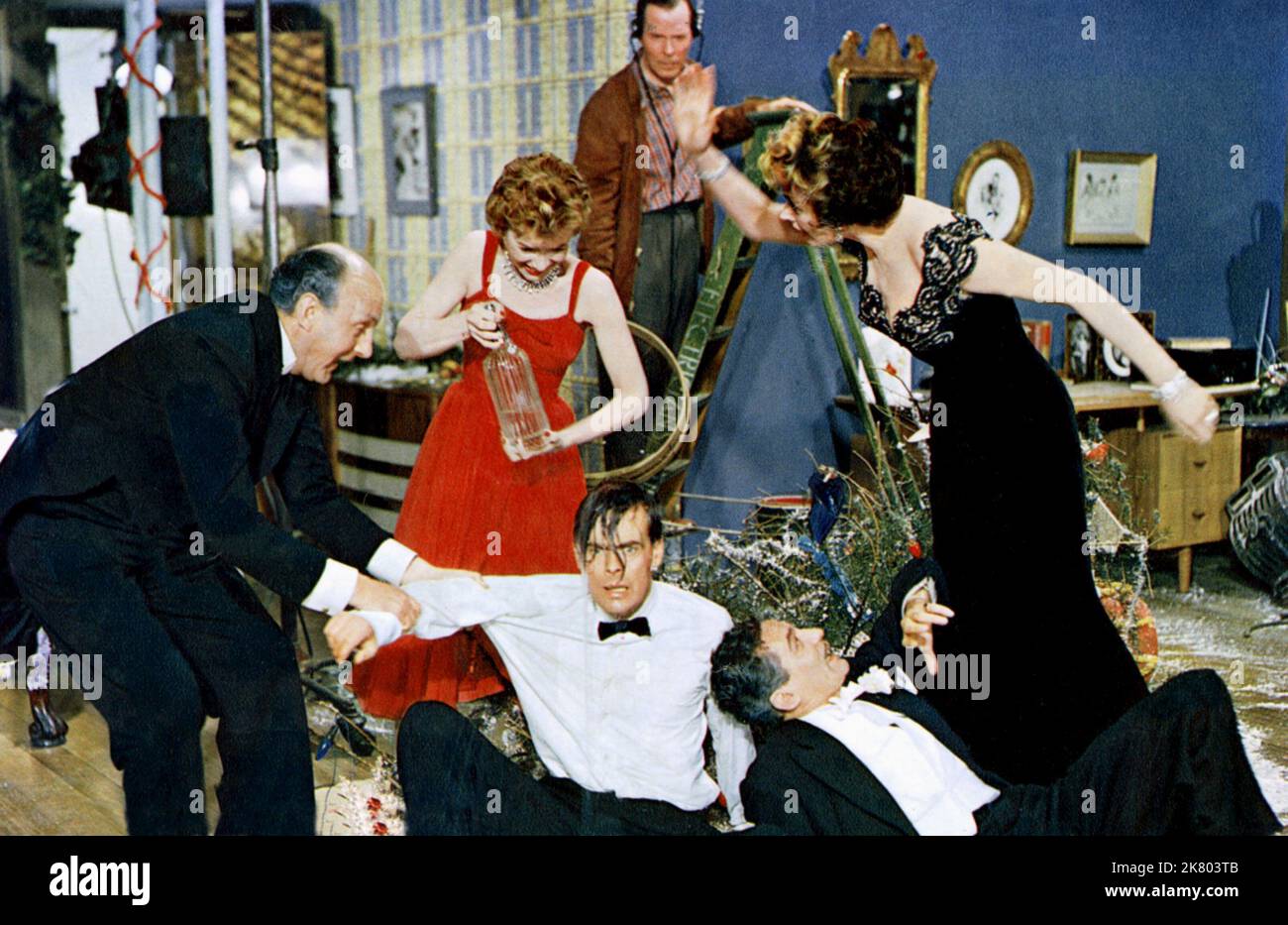 Maurice Denham, Muriel Pavlow, Ian Carmichael, Peter Finch & Kay ...