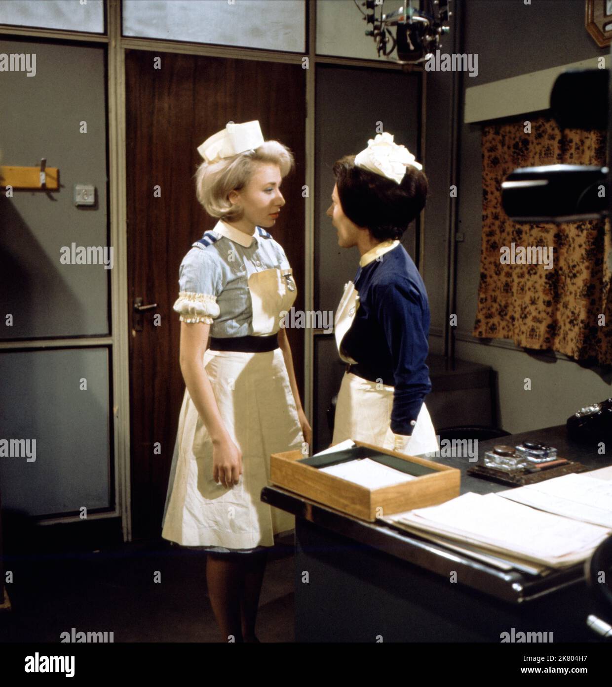 Emergency ward 10 jill browne hi-res stock photography and images - Alamy