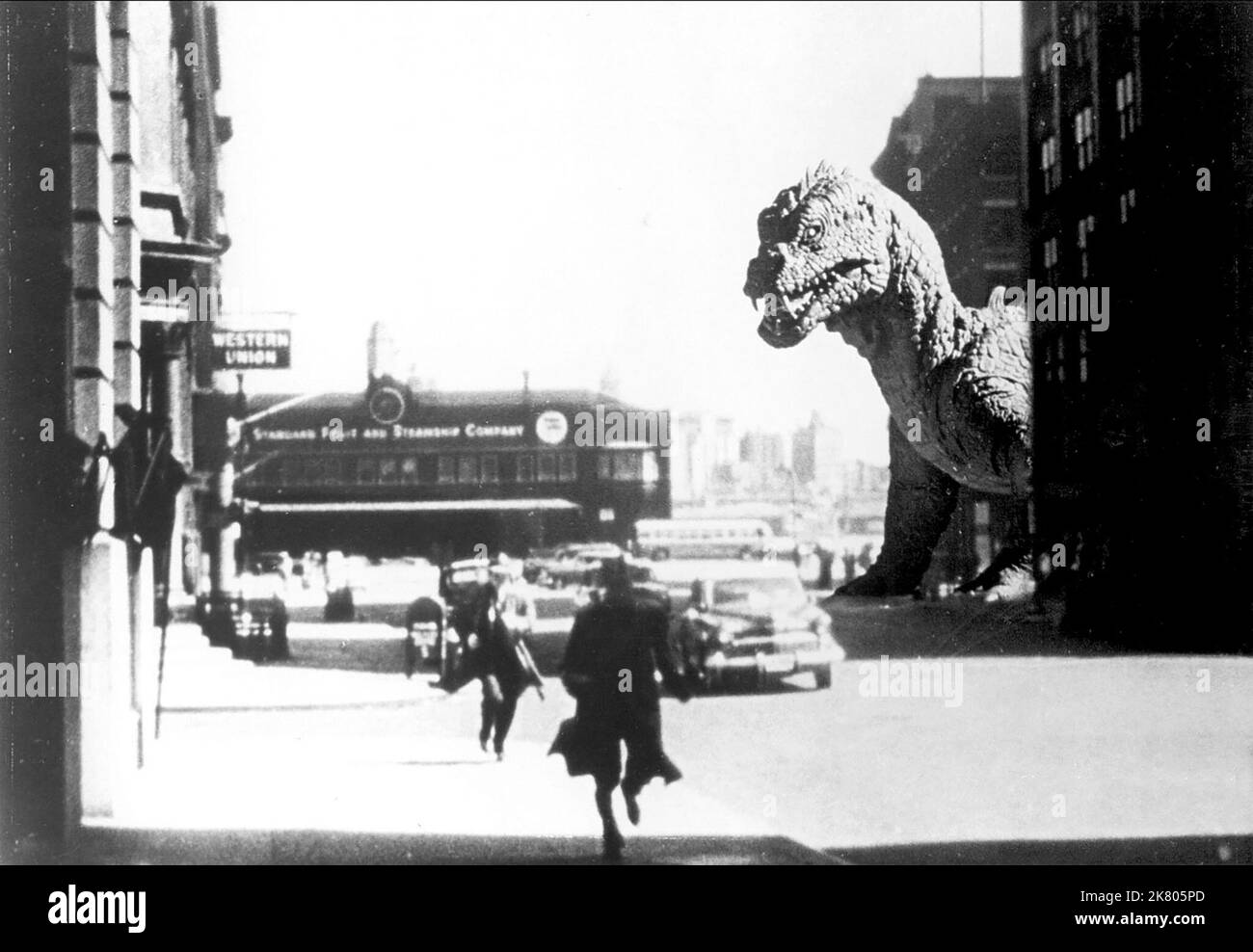 Monster In New York Film The Beast From 20,000 Fathoms (USA 1953 ...