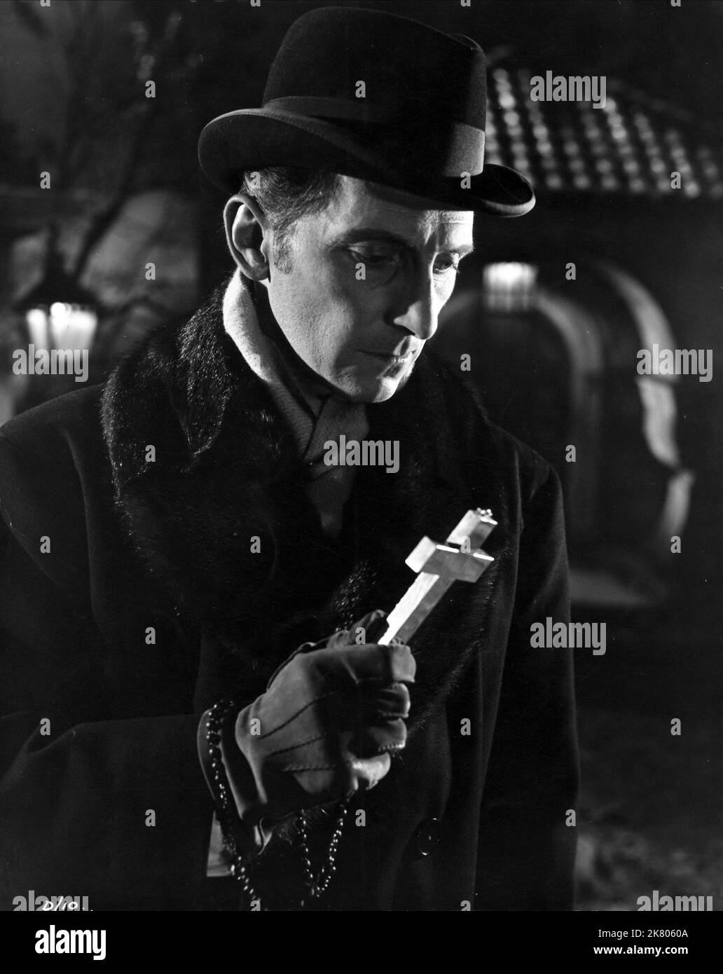 Peter Cushing Film Dracula; Horror Of Dracula (UK 1958) Characters ...