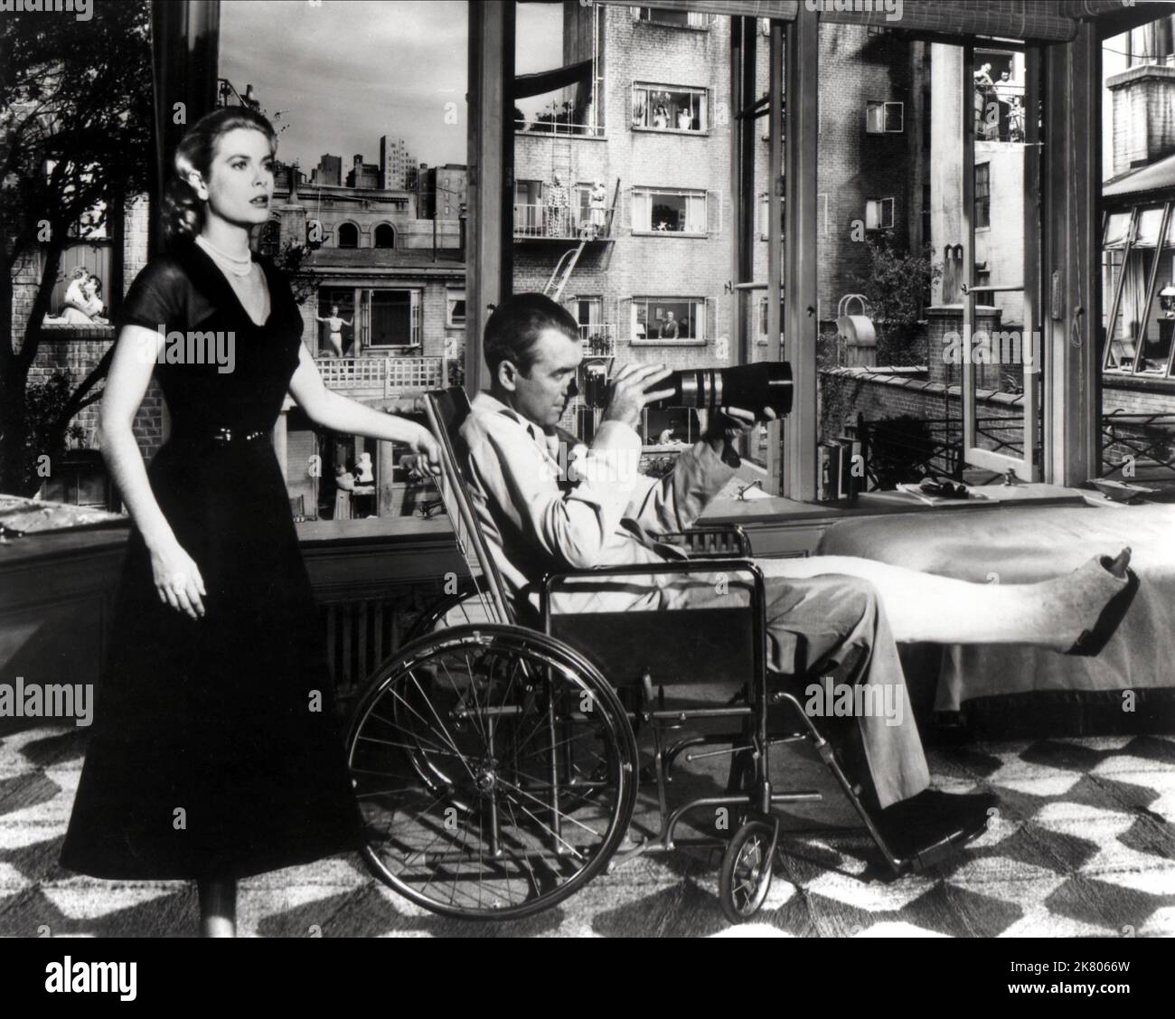 Grace Kelly & James Stewart Film Rear Window (USA 1954) Characters ...