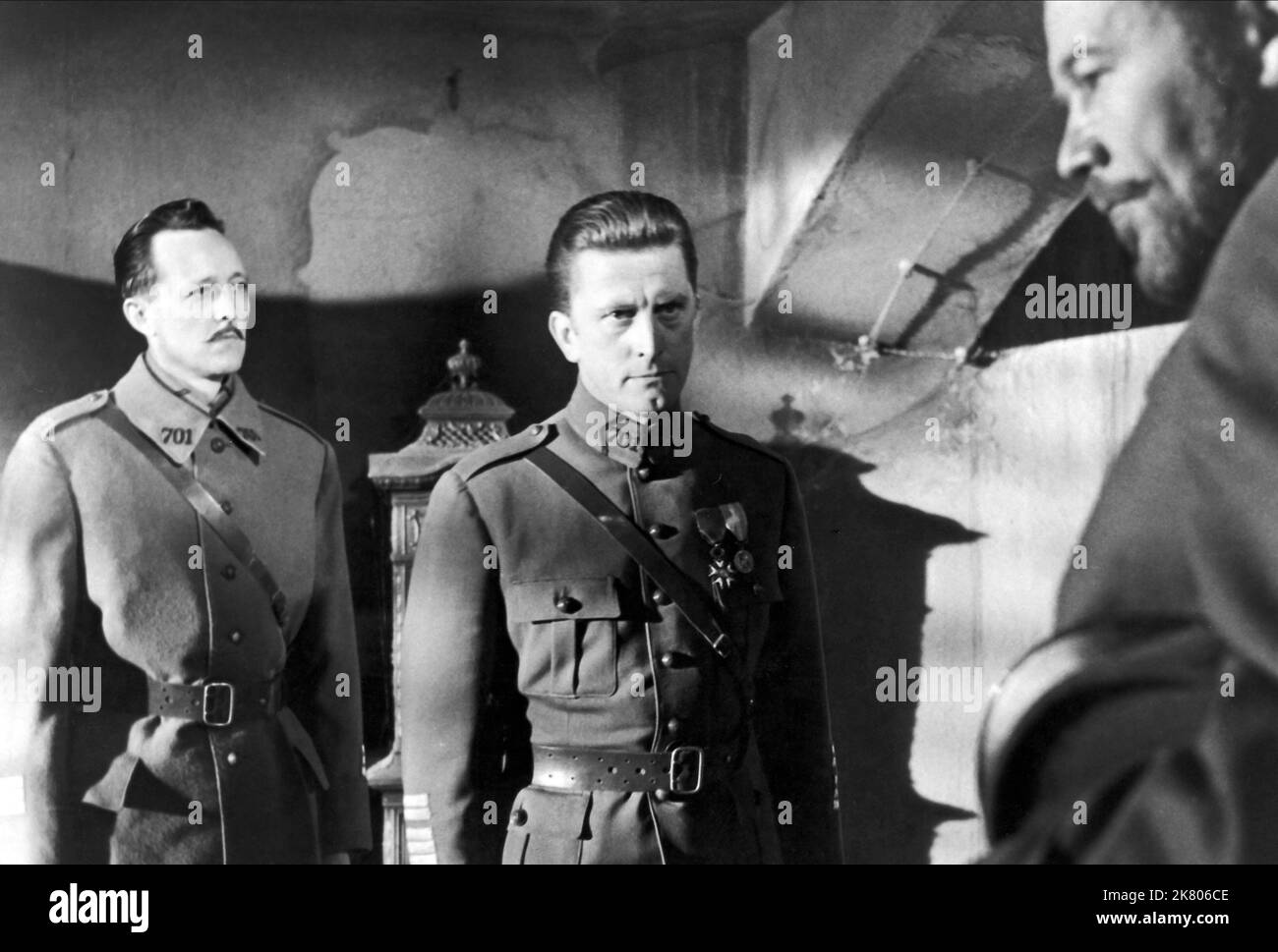 Kirk Douglas Film: Paths Of Glory (USA 1957) Characters: Col. Dax ...