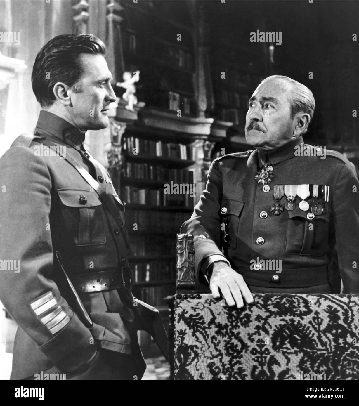 Kirk Douglas & Adolphe Menjou Film: Paths Of Glory (USA 1957 ...