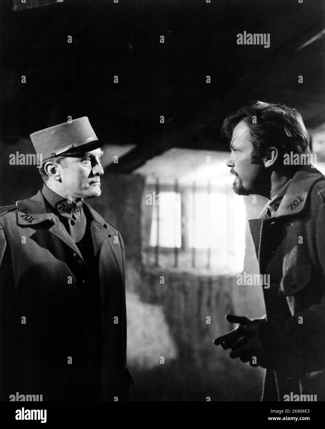 Kirk Douglas And Timothy Carey Film Paths Of Glory Usa 1957 Characters