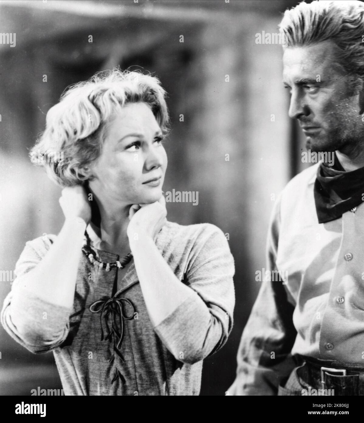 Virginia Mayo & Kirk Douglas Film Along The Great Divide (USA 1951 ...