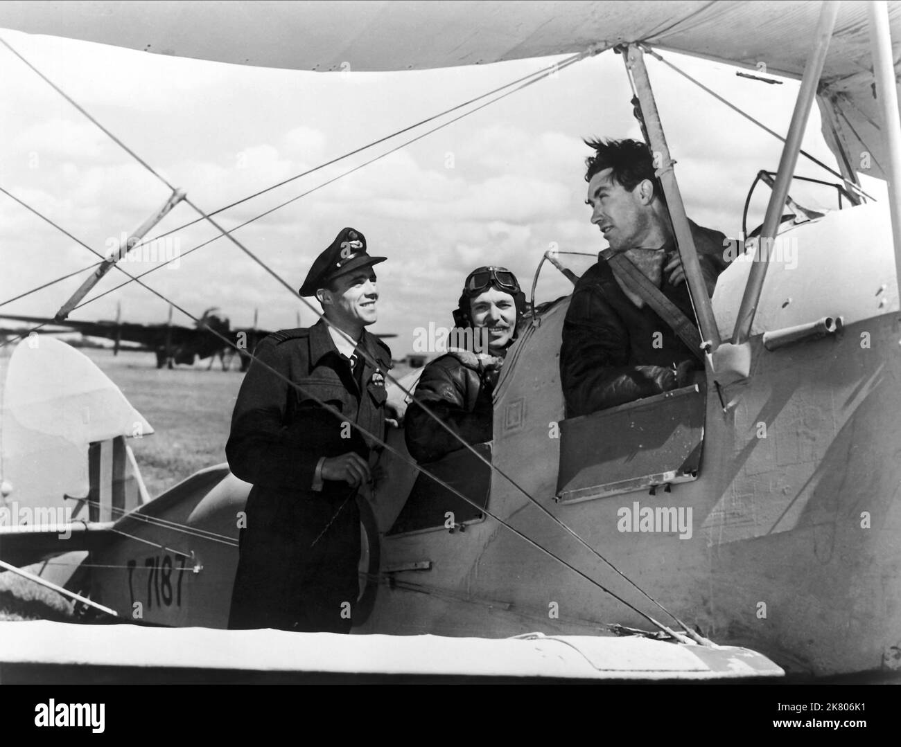 Dirk Bogarde & William Sylvester Film: Appointment In London; Raiders ...