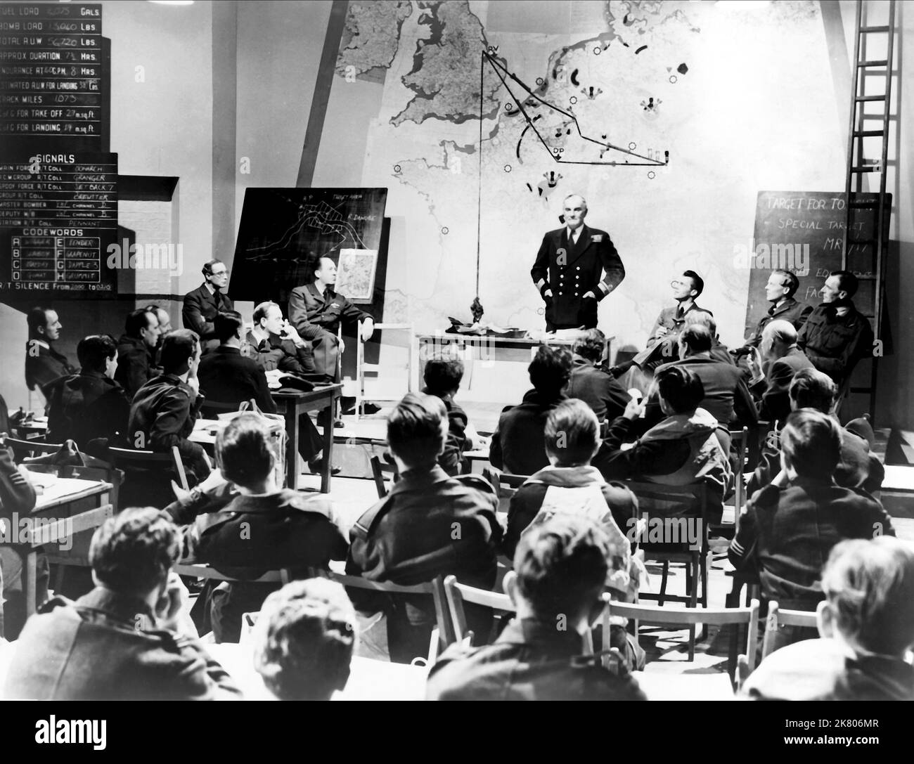 Richard Wattis, Ian Hunter, Desmond Roberts, Dirk Bogarde & Harold ...