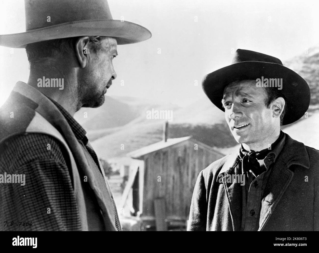 Raymond Massey & Dane Clark Film Barricade (USA 1950) Characters: Boss Kruger, Bob Peters ...