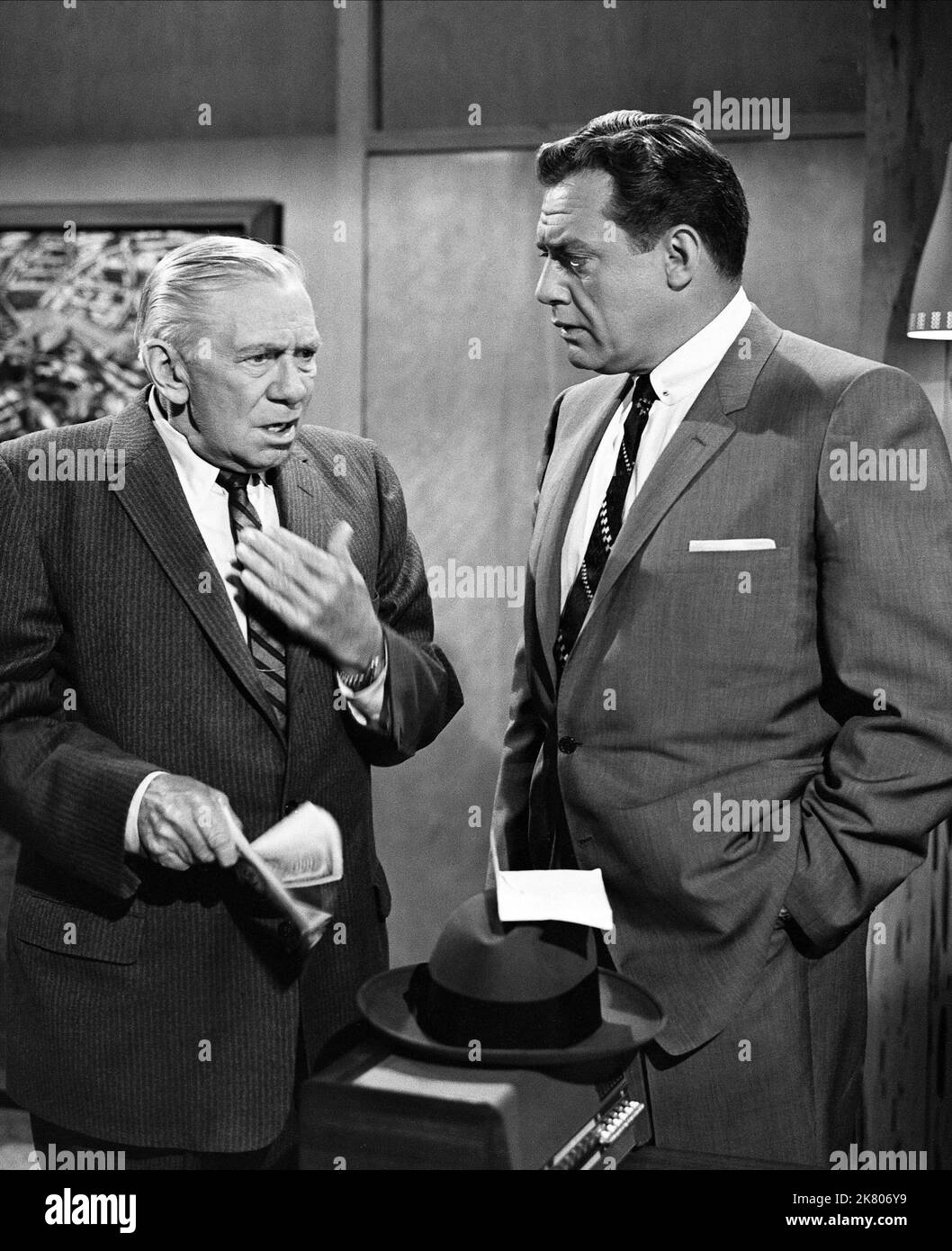 Ray Collins & Raymond Burr Television: Perry Mason (TV-Serie ...