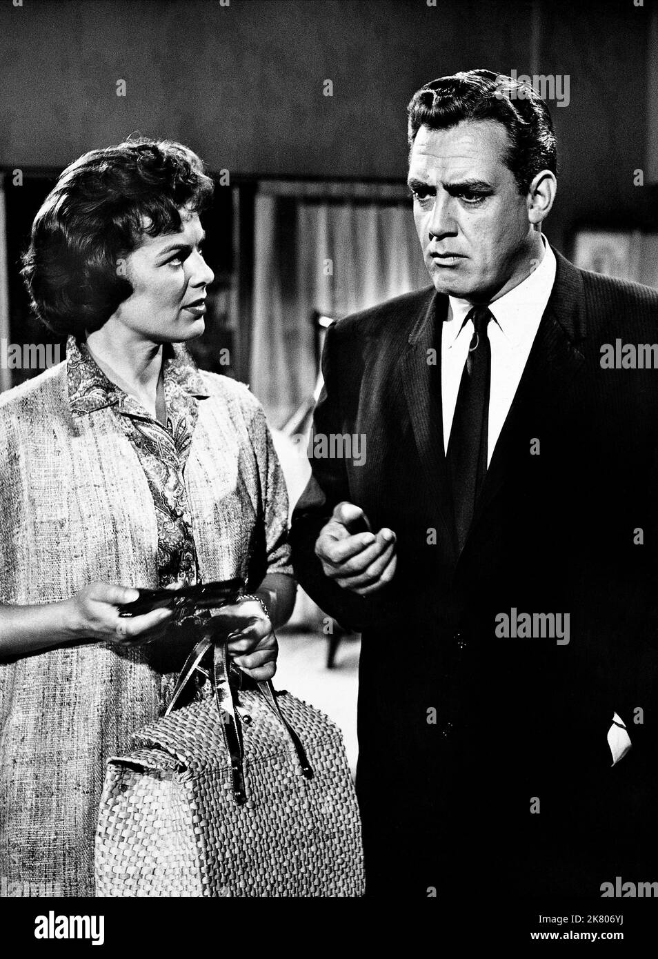 Barbara Hale & Raymond Burr Television: Perry Mason (TV-Serie ...