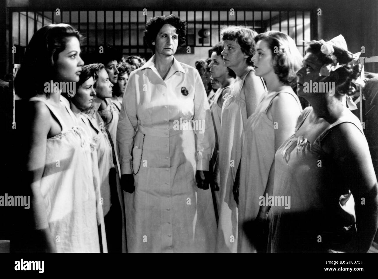 Hope Emerson & Eleanor Parker Film: Caged (USA 1950) Characters: Evelyn ...