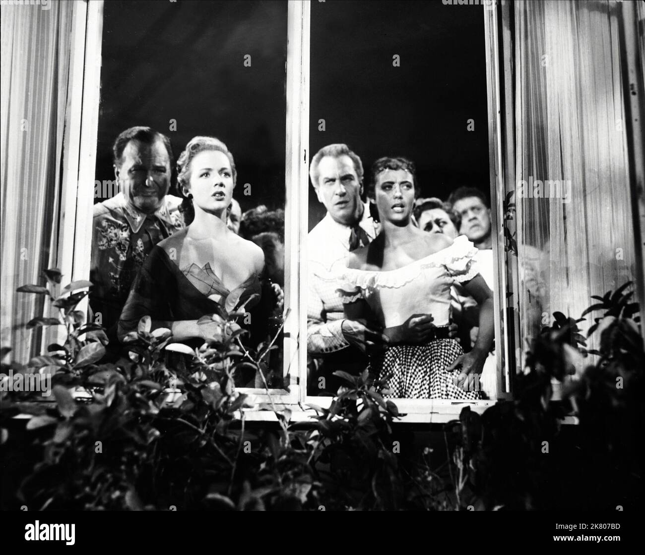 Piper Laurie, Vincent Price & Betta St. John Film Dangerous Mission ...