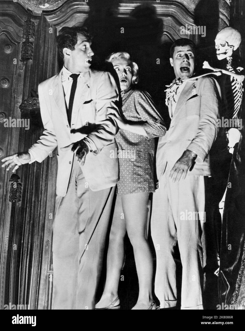 Dean Martin, Lizabeth Scott & Jerry Lewis Film: Scared Stiff (USA 1953 ...