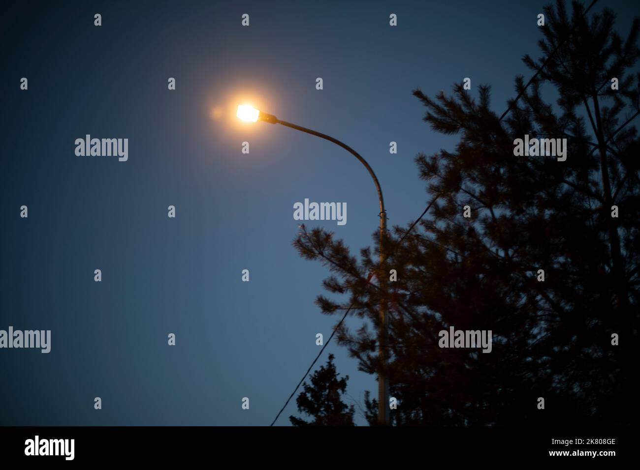 Electricity pylon street light against hi-res stock photography and ...