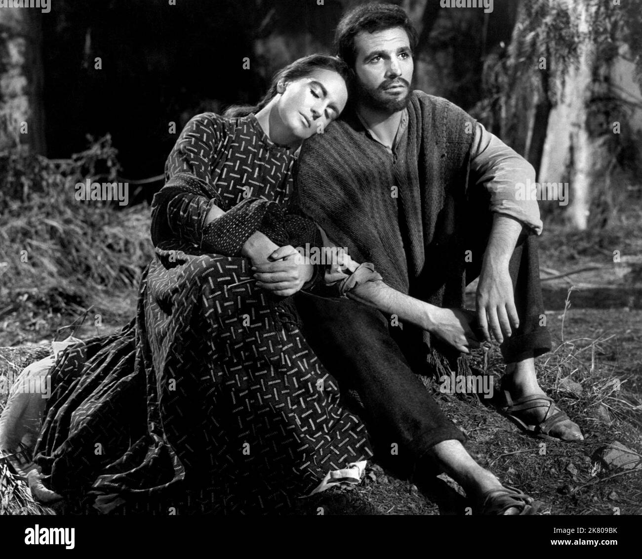 Marga Lopez & Francisco Rabal Film Nazarin (1951) Characters: Beatriz ...