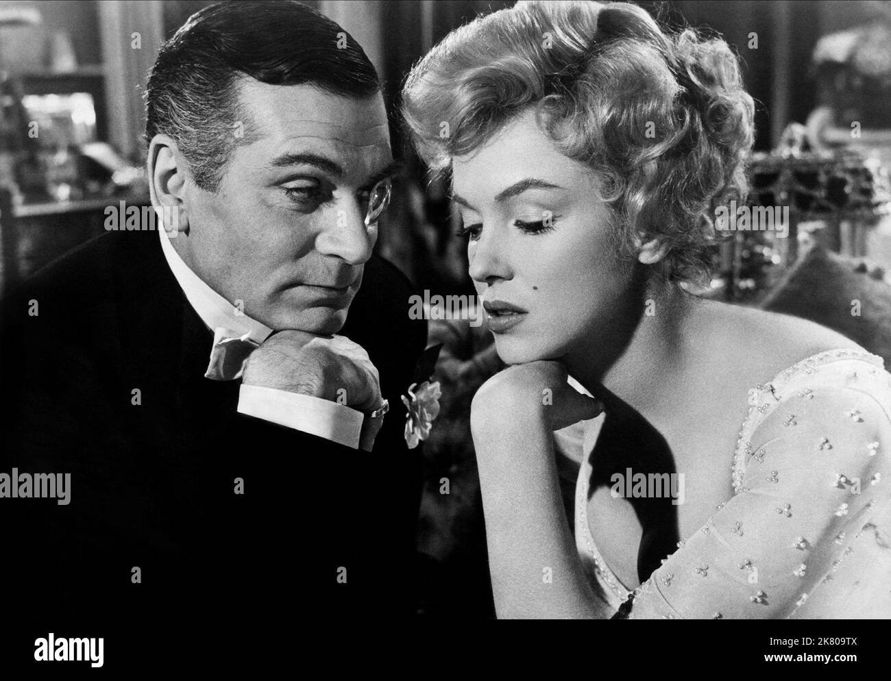 Laurence Olivier & Marilyn Monroe Film: The Prince And The Showgirl ...