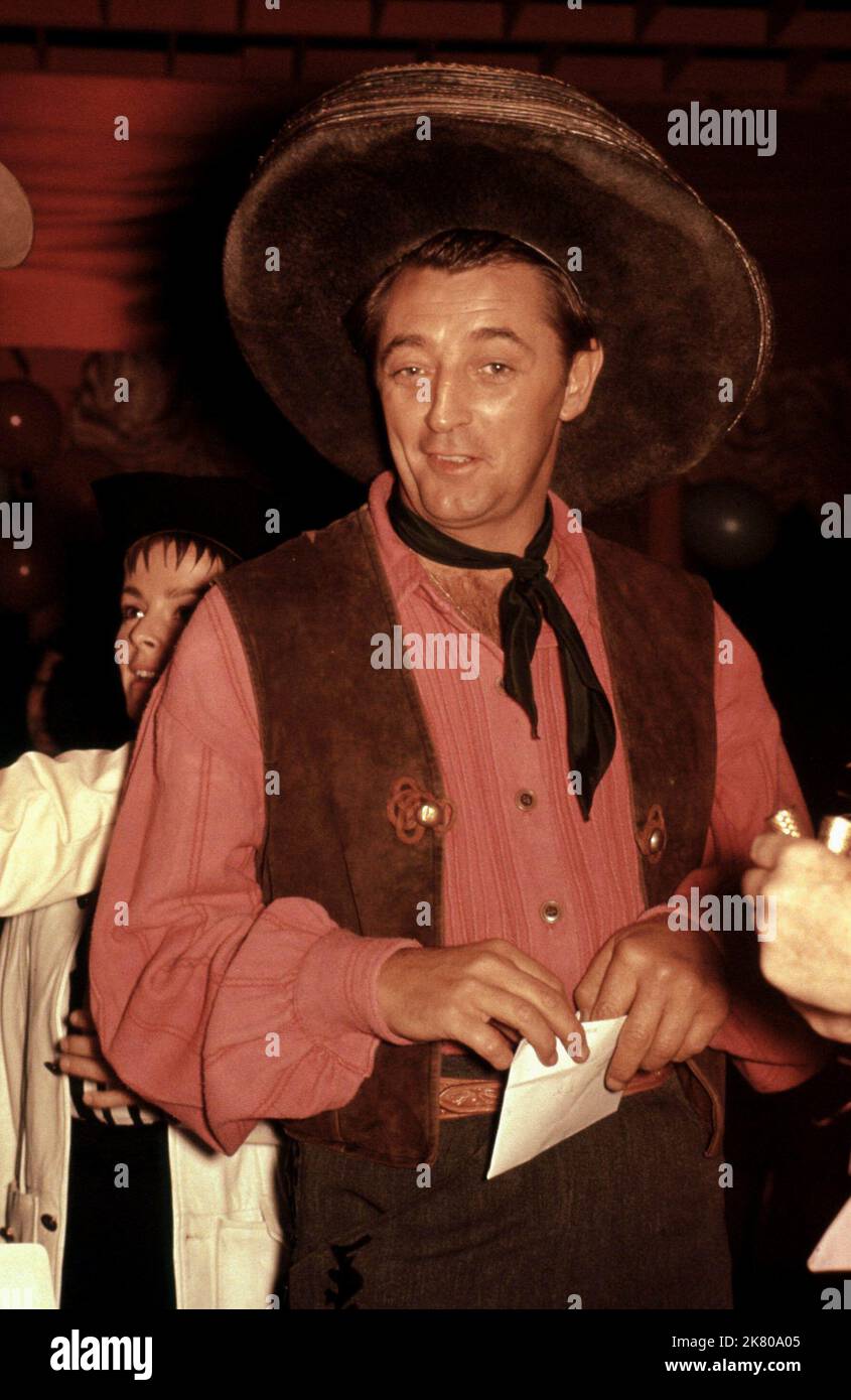 Robert Mitchum Film: Man With The Gun (1957) Characters: Clint ...