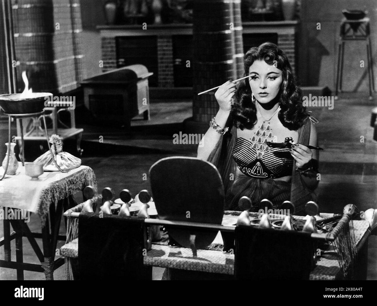 Joan collins land of the pharaohs hi-res stock photography and images ...