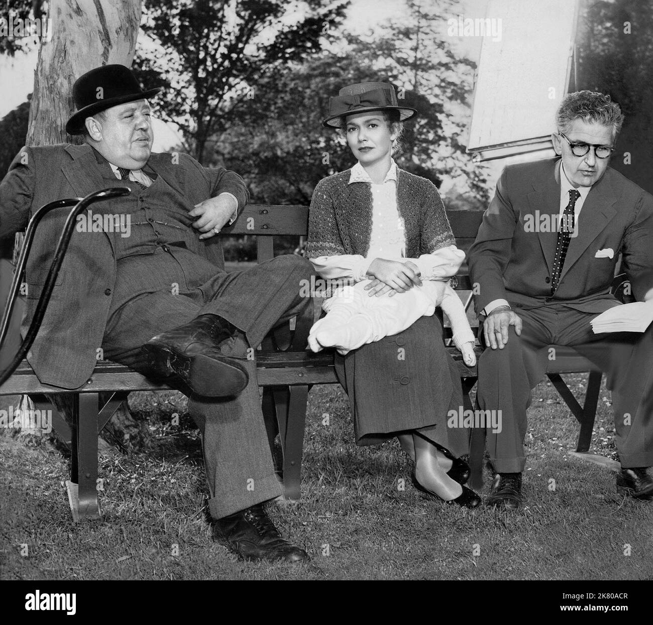 Charles Laughton, Jane Wyman & Curtis Bernhardt Film The Blue Veil ...