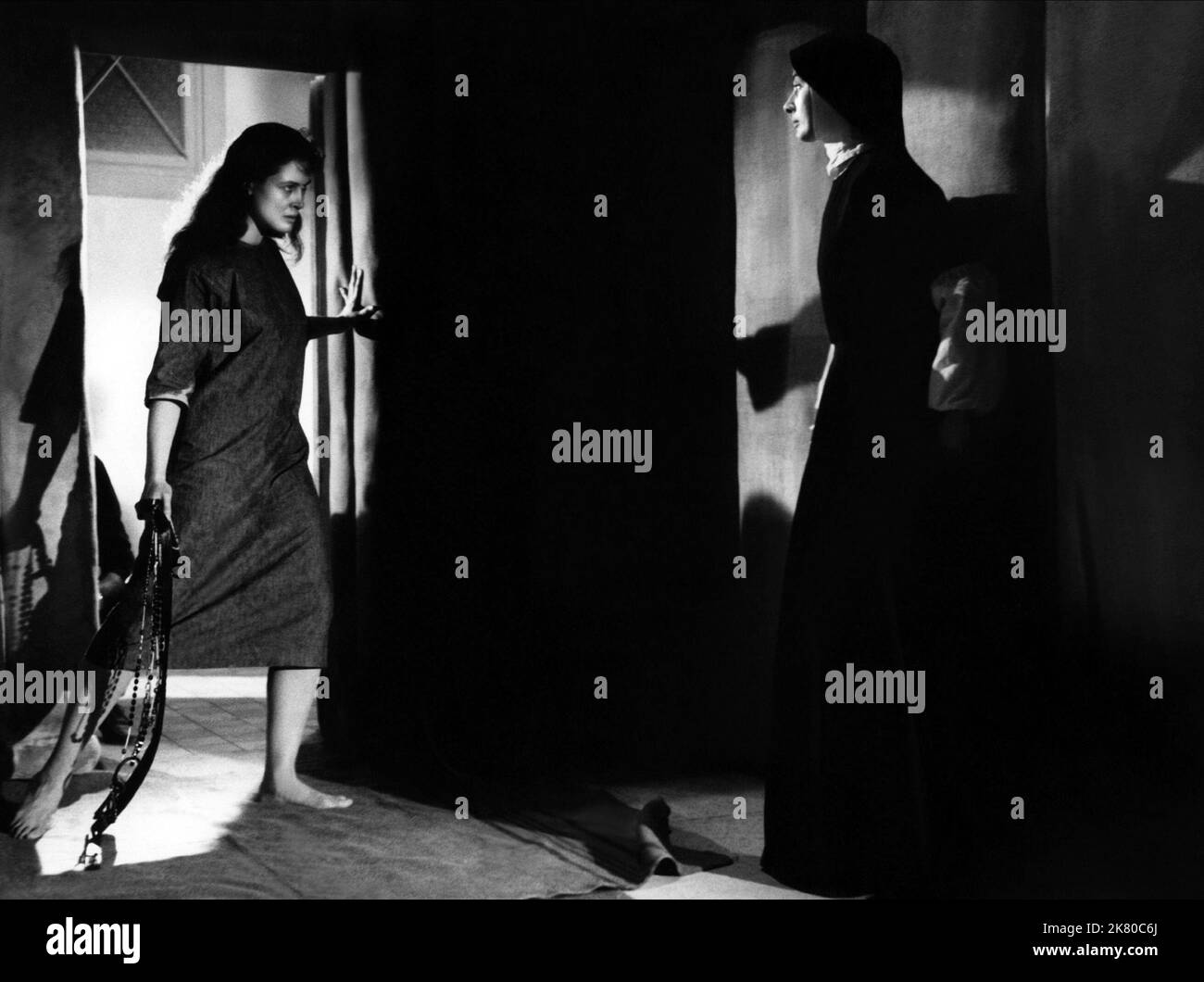 Colleen Dewhurst & Audrey Hepburn Film: The Nun'S Story (1959 ...