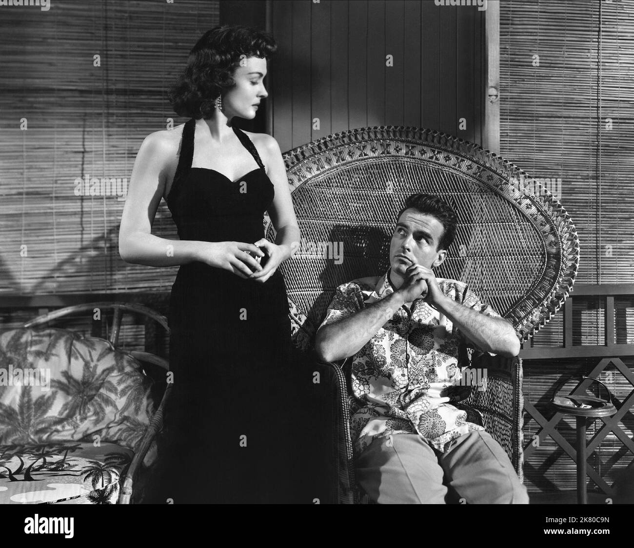 Donna Reed & Montgomery Clift Film From Here To Eternity (1953 ...