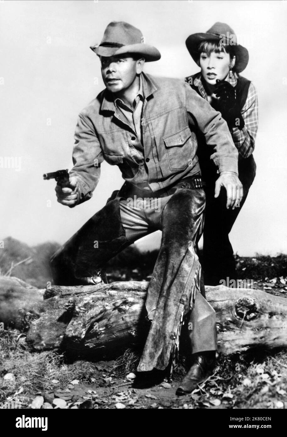 Glenn Ford & Shirley Maclaine Film The Sheepman (1958) Characters ...