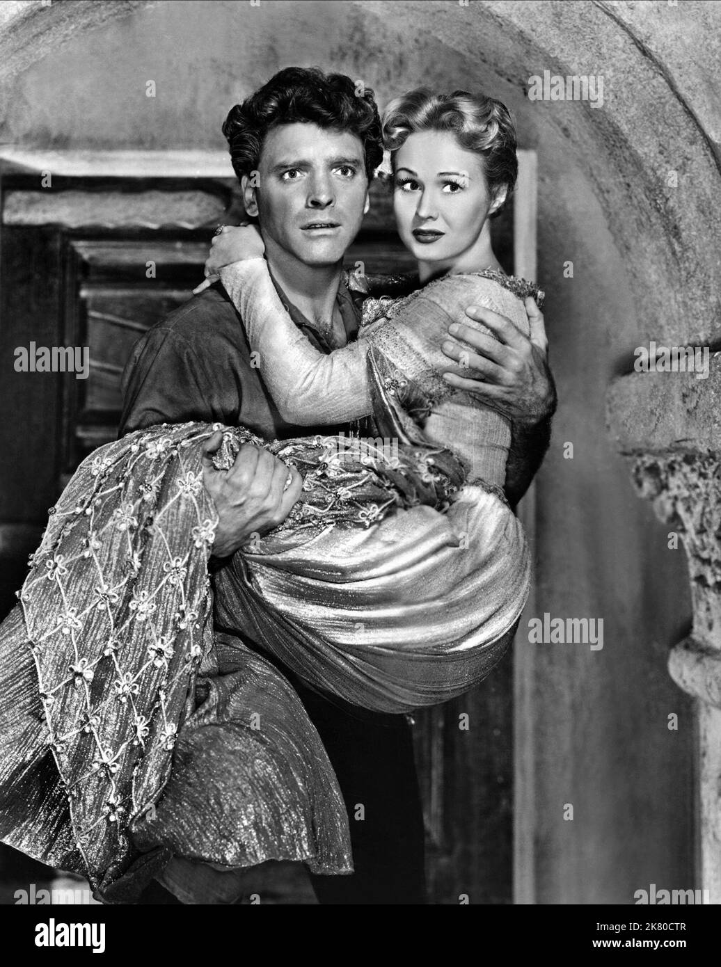 Burt Lancaster & Virginia Mayo Film The Flame And The Arrow (1959 ...