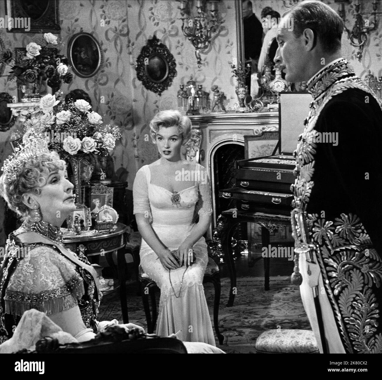 Sybil Thorndike & Marilyn Monroe Film: The Prince And The Showgirl (USA ...