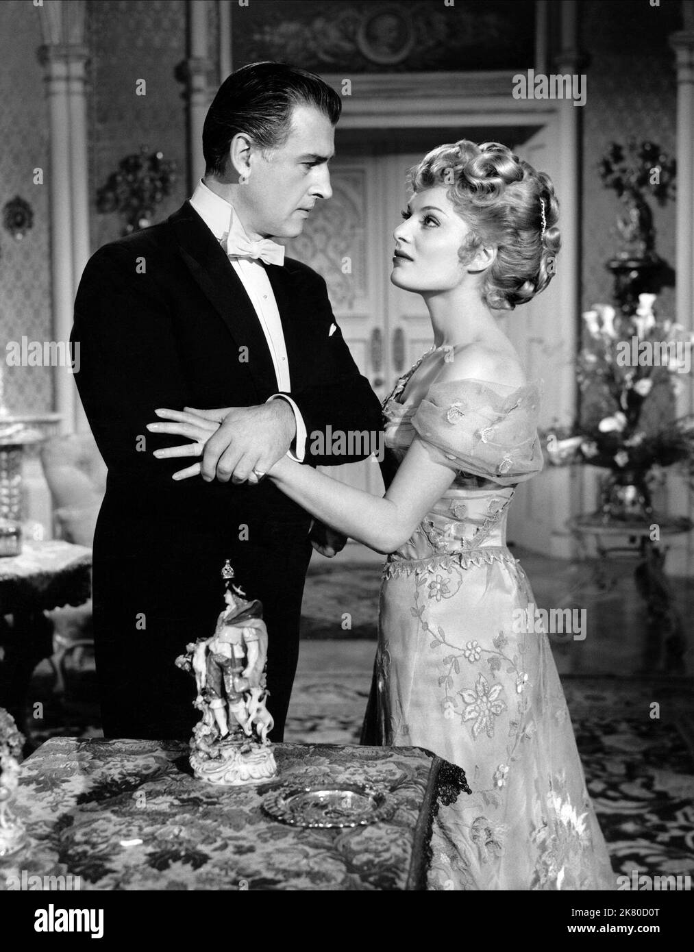 Stewart Granger & Belinda Lee Film Footsteps In The Fog (1951 ...