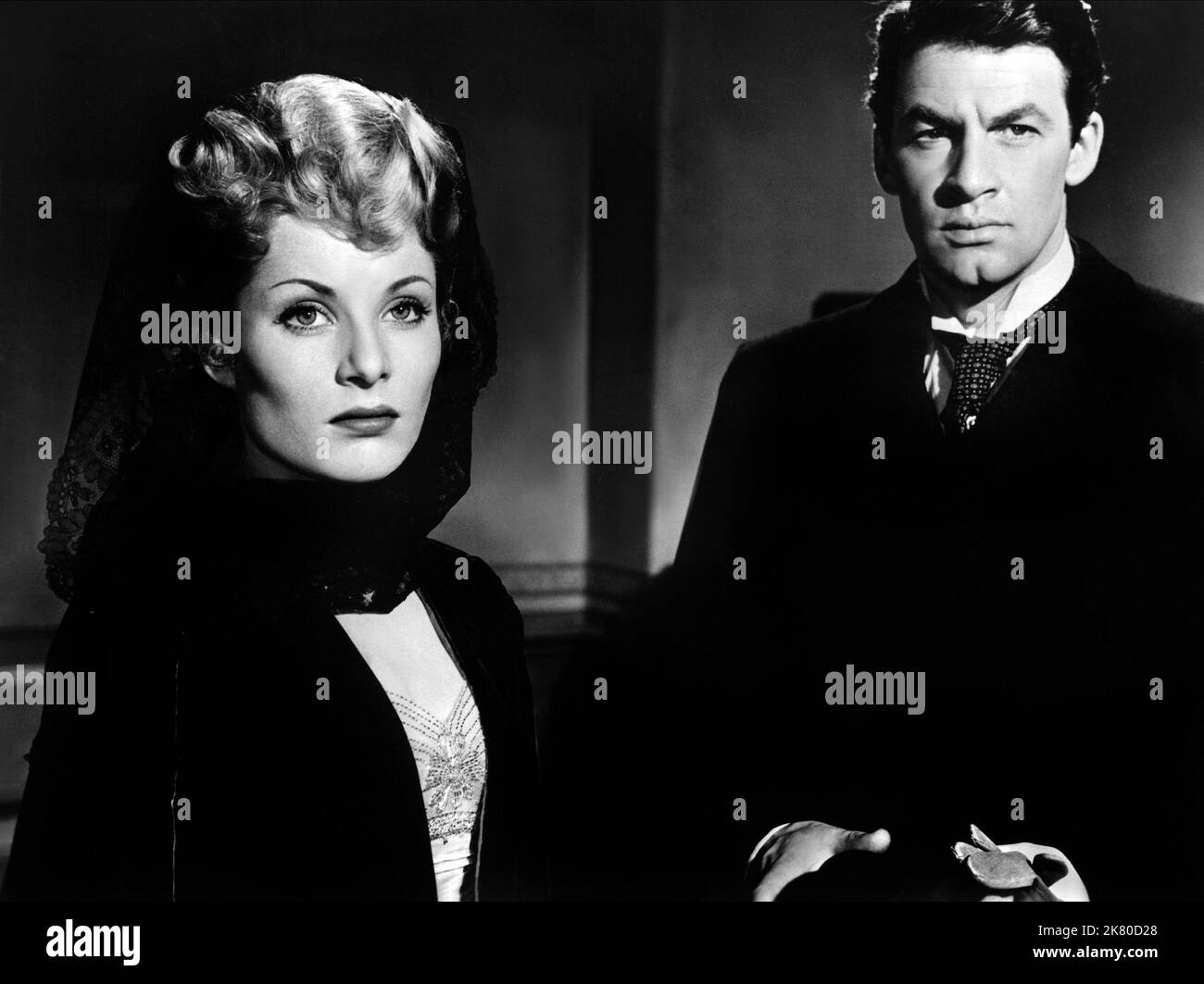 Belinda Lee & Bill Travers Film: Footsteps In The Fog (1955) Characters ...