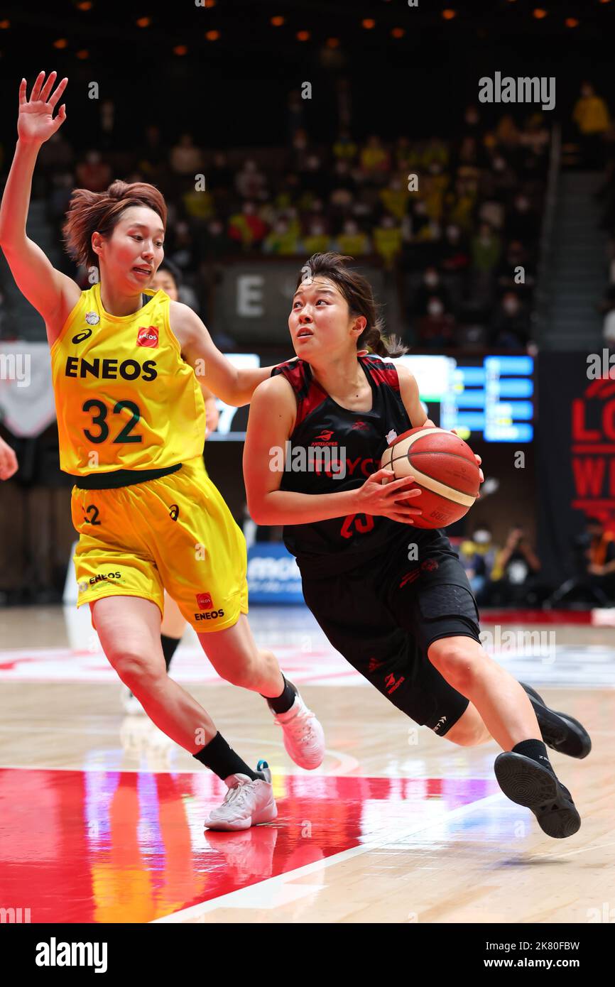 Yoyogi 2nd Gymnasium, Tokyo, Japan. 19th Oct, 2022. (L-R) Saori Miyazaki (Sunflowers), Mai ...