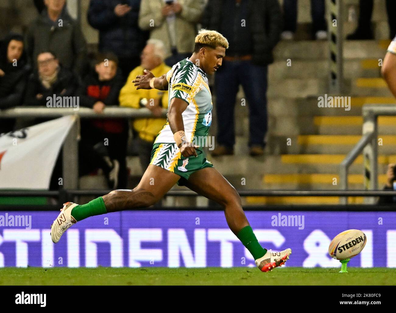 Steven marsters hi-res stock photography and images - Alamy