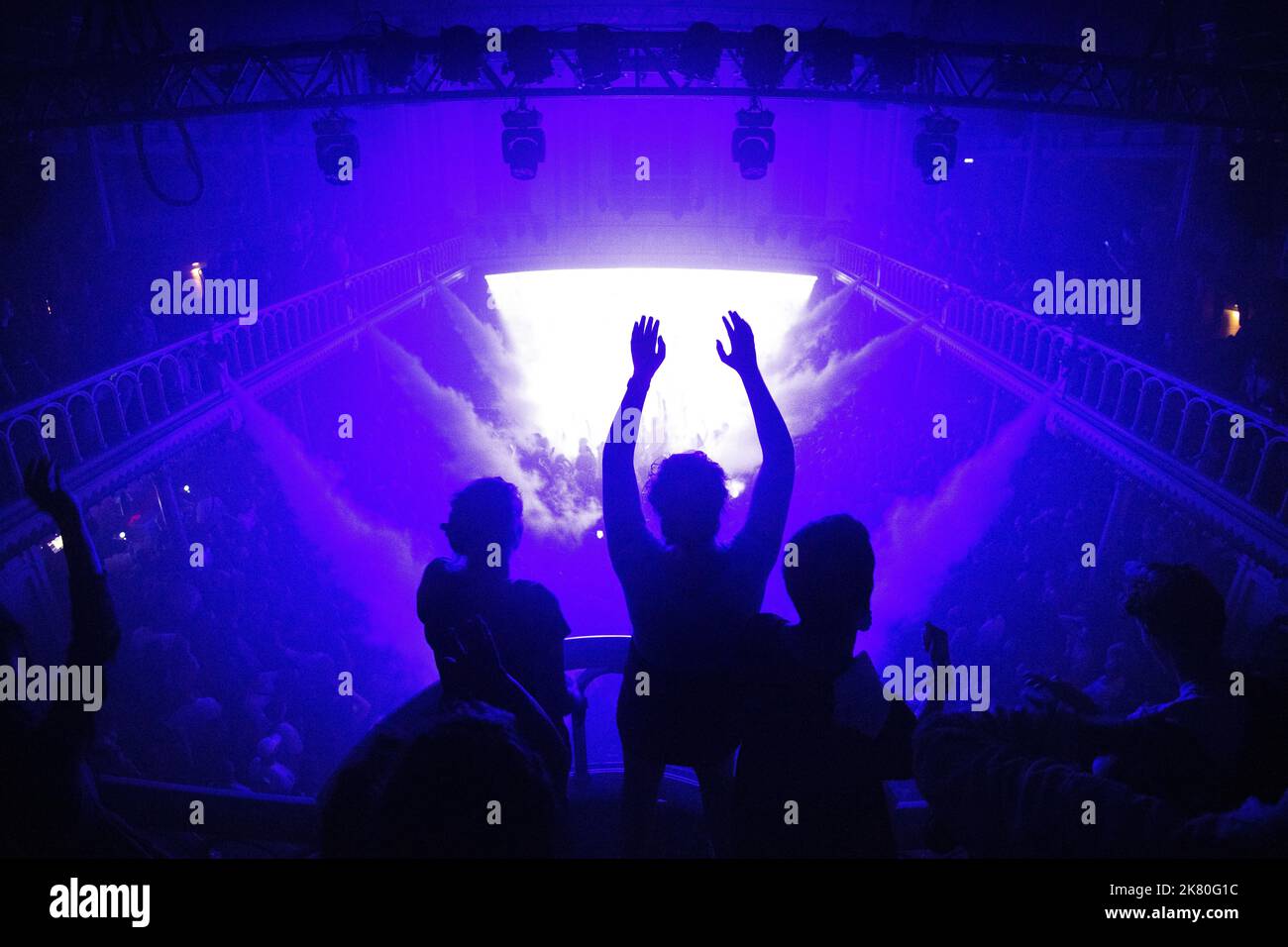 2022-10-20 01:59:19 AMSTERDAM - Audience during a performance by DJ ...