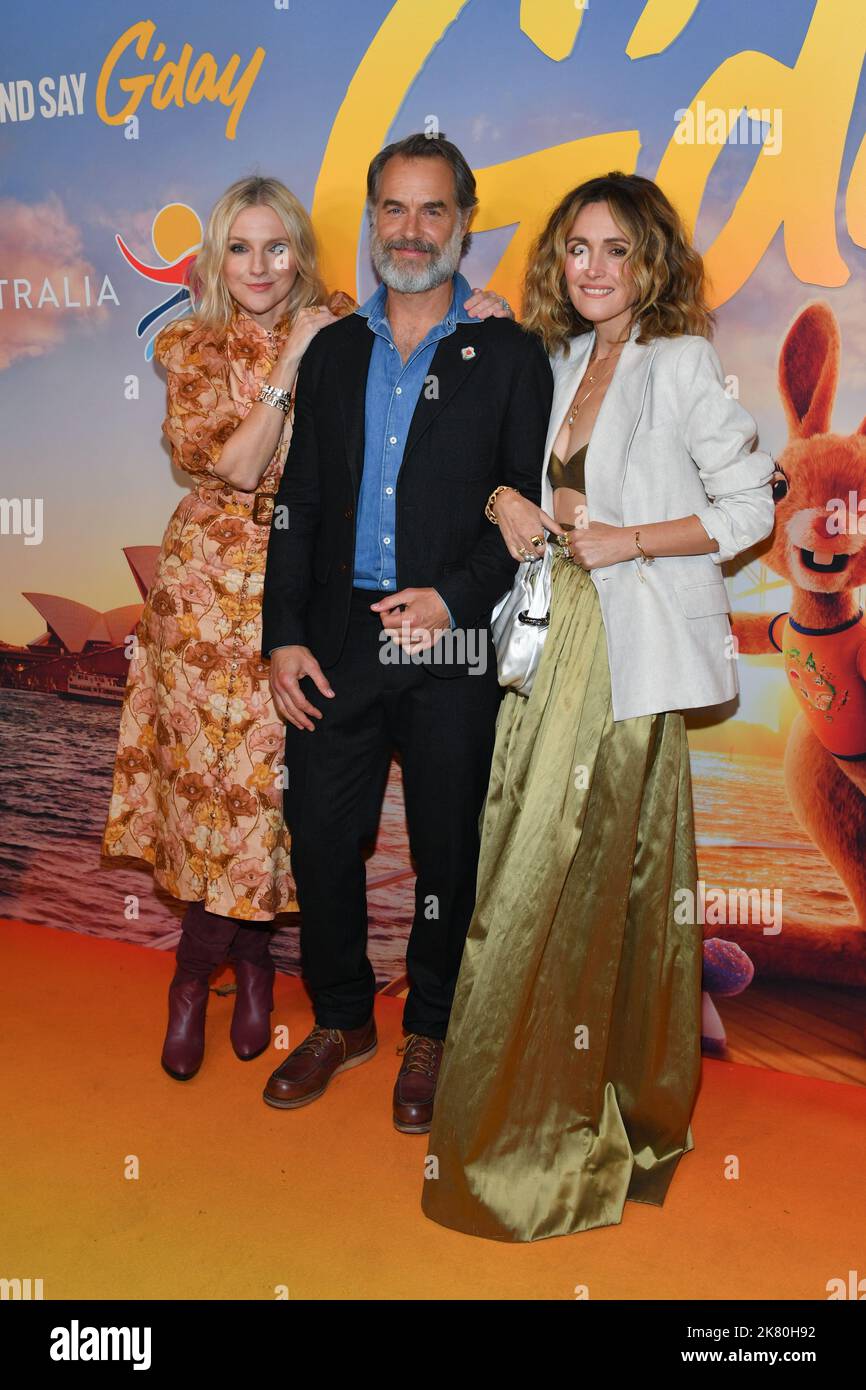 Laura Brown, Murray Bartlett and Rose Bryne Stock Photo - Alamy