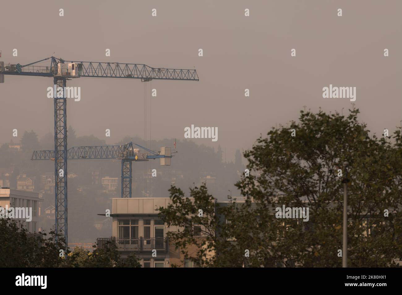 Seattle, USA. 19th Oct, 2022. Another unhealthy air warning hits ...