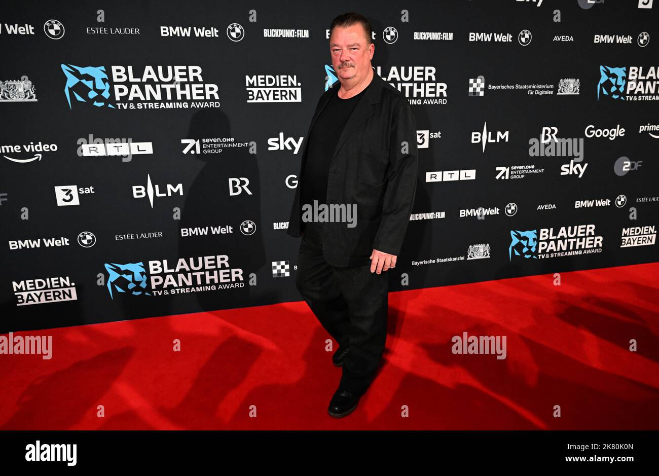 Munich, Germany. 19th Oct, 2022. Actor Peter Kurth shows off at the ...