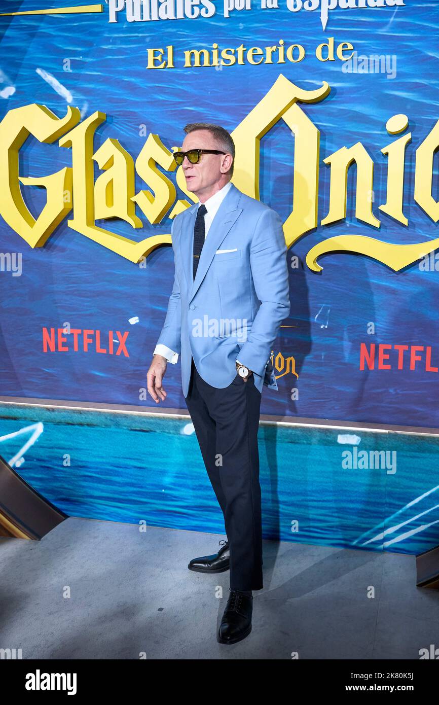 Daniel Craig attends ‘Glass Onion: A Knives Out Mystery’ Premiere at ...