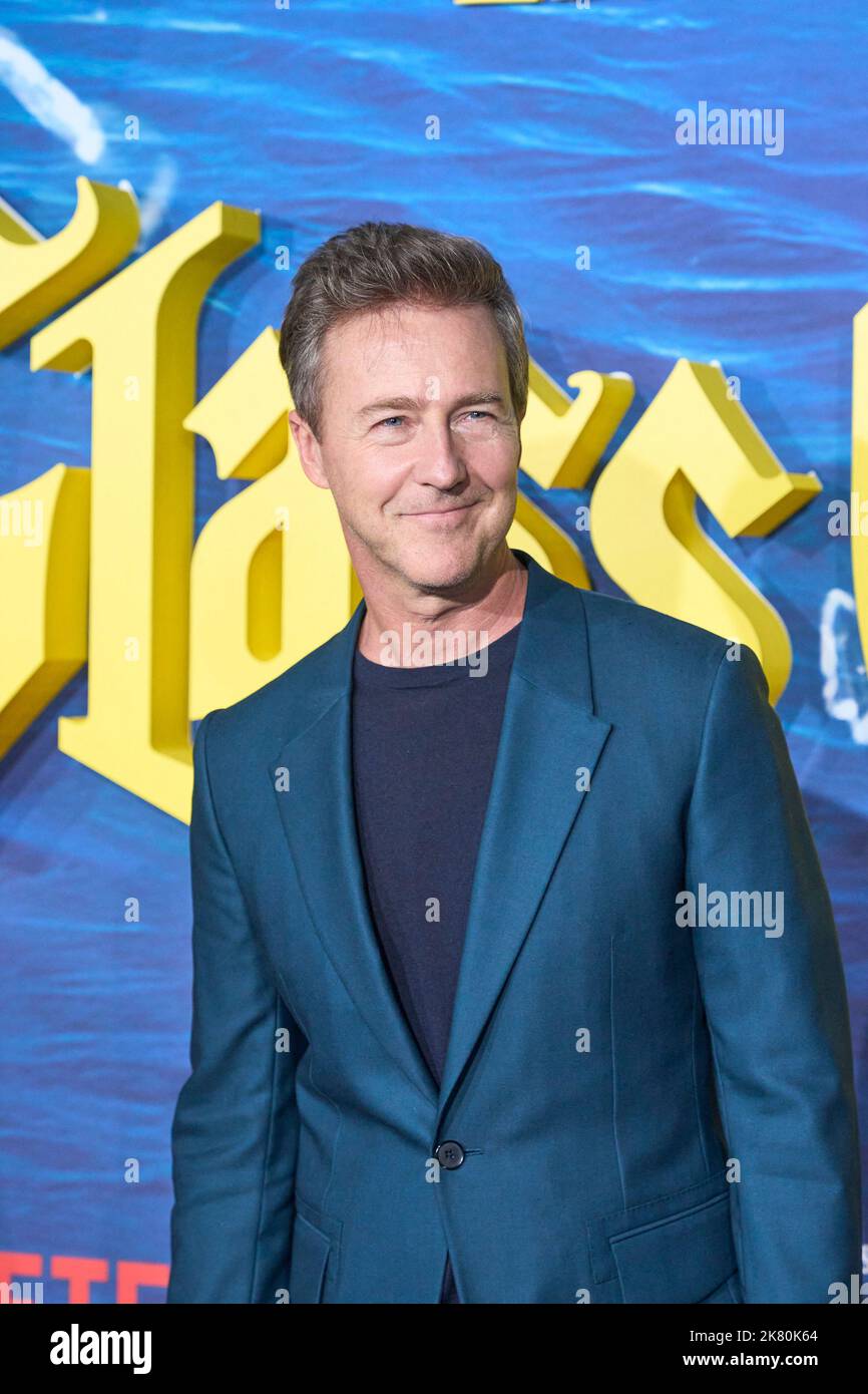 Edward Norton attends ‘Glass Onion: A Knives Out Mystery’ Premiere at ...