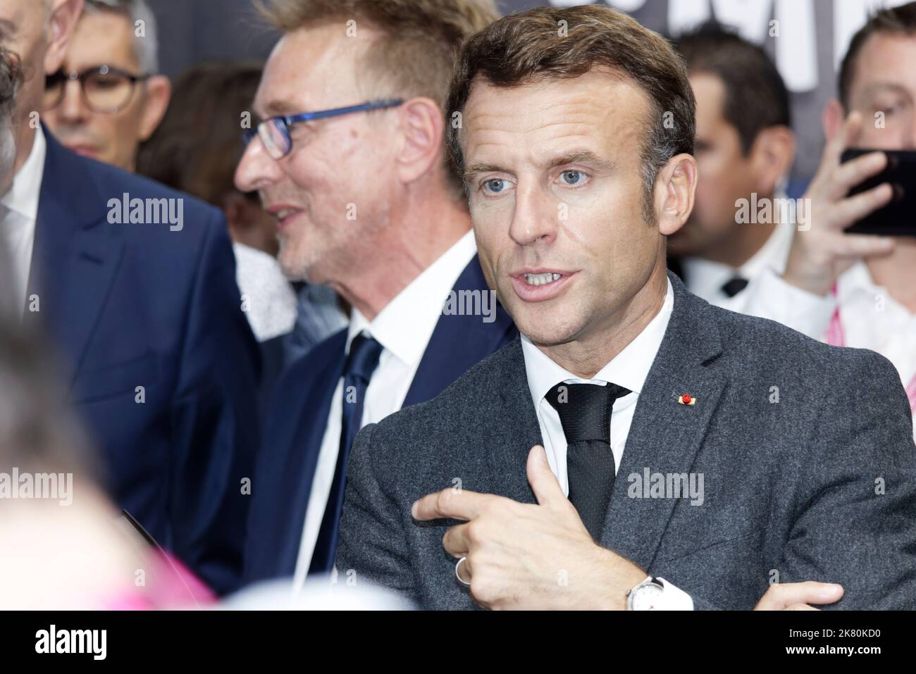 Paris, France. 17th Oct, 2022. French President Emmanuel Macron attends ...
