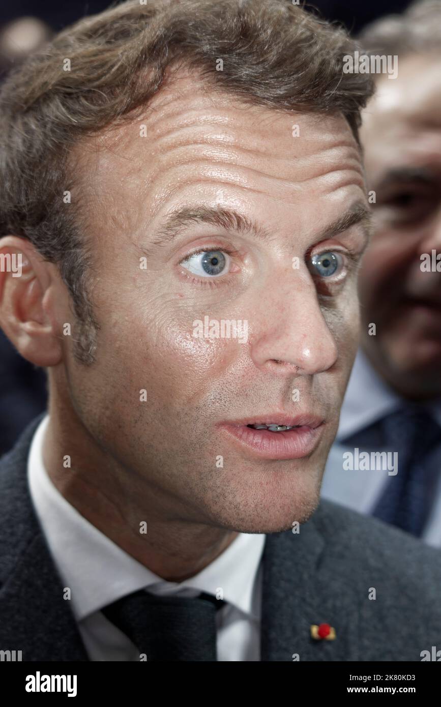 Paris, France. 17th Oct, 2022. French President Emmanuel Macron attends ...