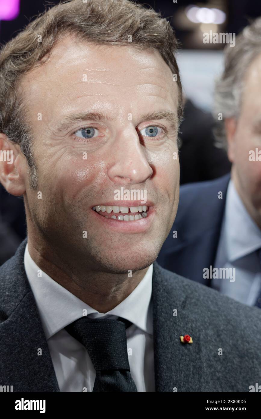 Paris, France. 17th Oct, 2022. French President Emmanuel Macron attends ...