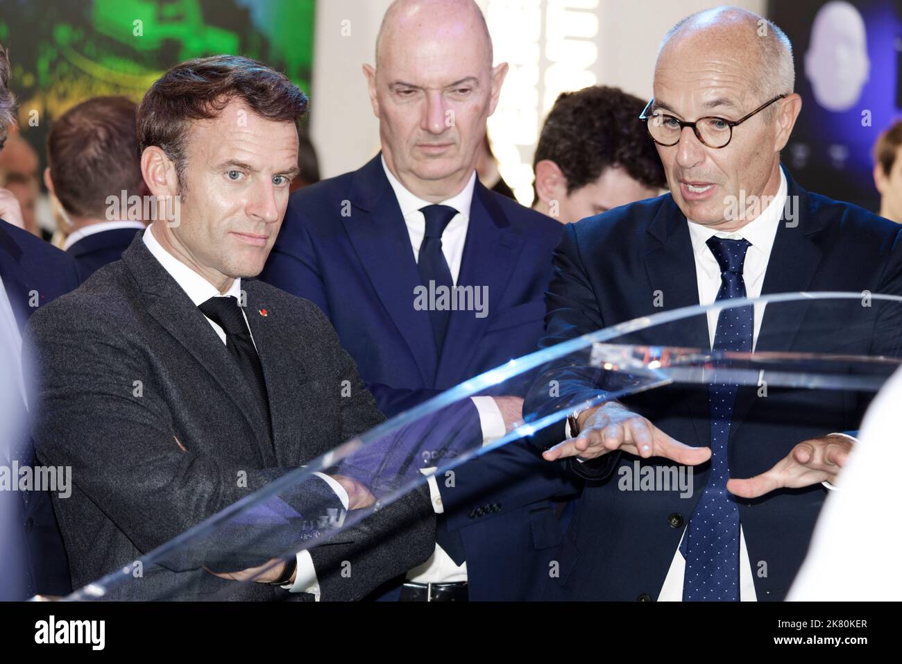 Paris, France. 17th Oct, 2022. French President Emmanuel Macron attends ...
