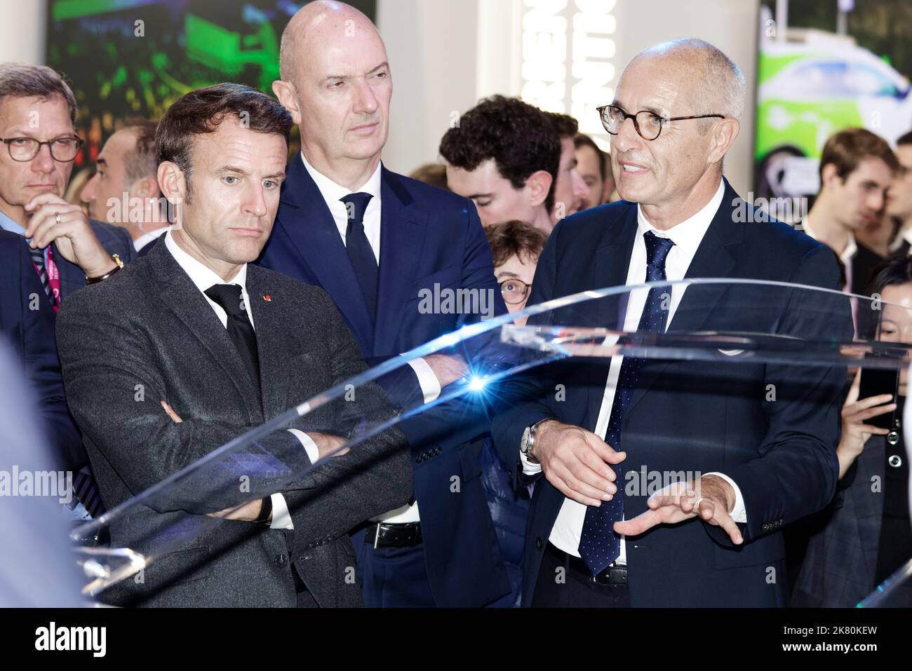 Paris, France. 17th Oct, 2022. French President Emmanuel Macron attends ...