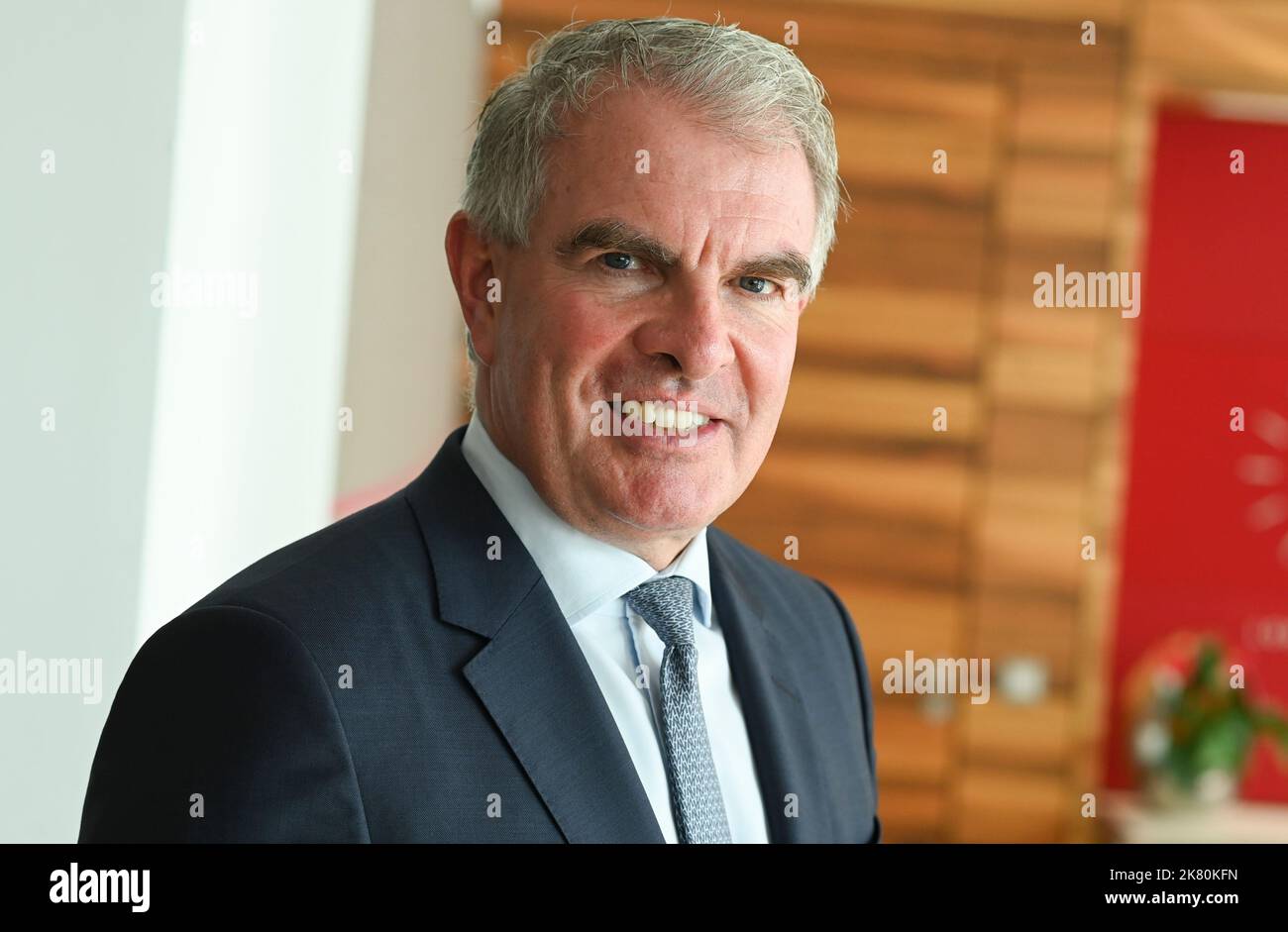 PRODUCTION - 17 October 2022, Berlin, Schönefeld: Lufthansa CEO Carsten ...