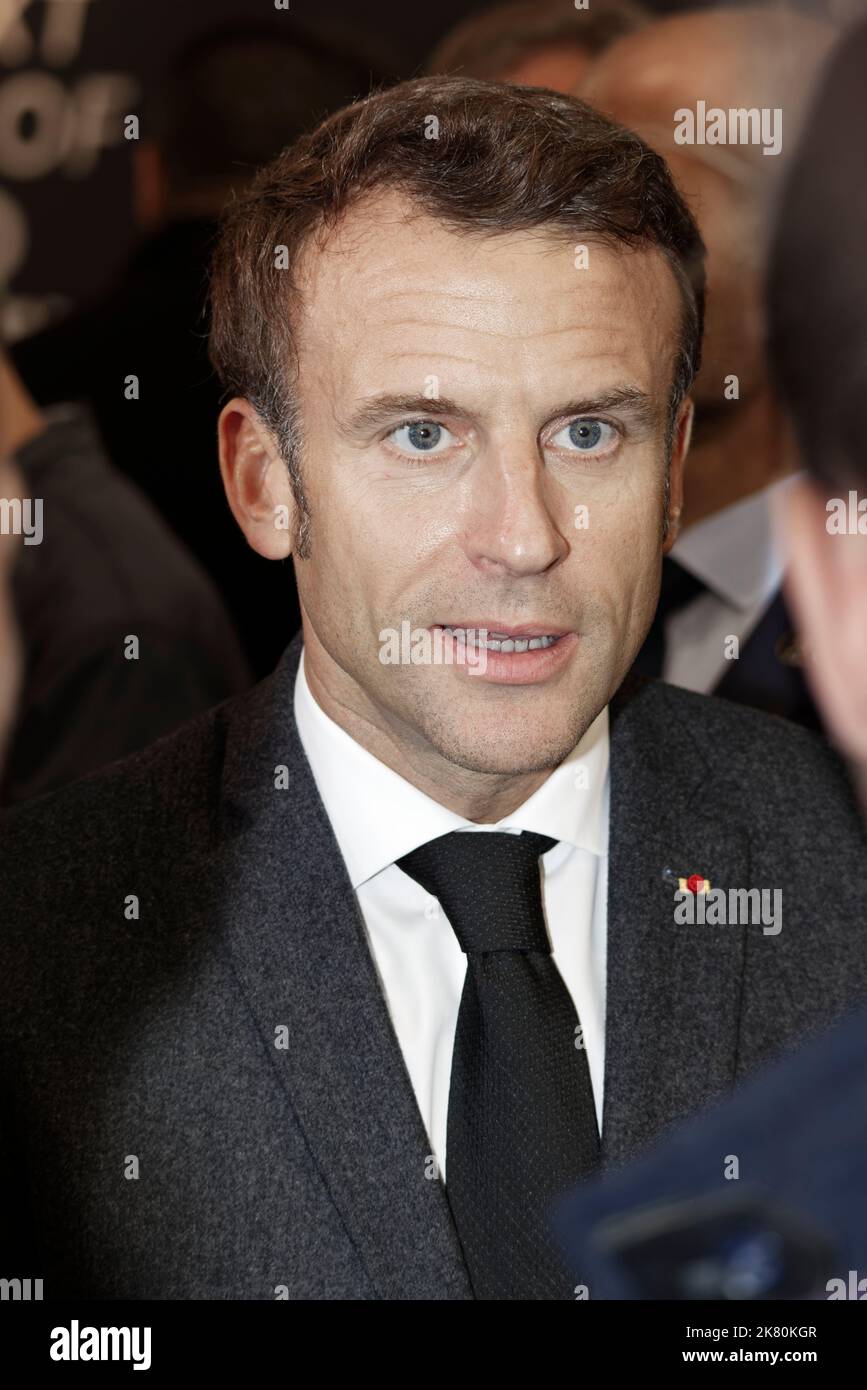 Paris, France. 17th Oct, 2022. French President Emmanuel Macron attends ...