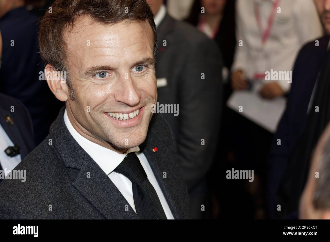 Paris, France. 17th Oct, 2022. French President Emmanuel Macron attends ...