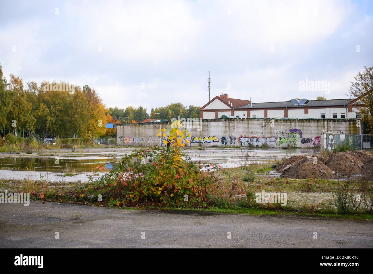 Elmshorn, Germany. 18th Oct, 2022. The brownfield site on which the new ...