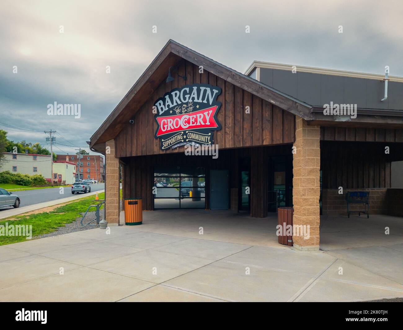 Home bargains logo hi-res stock photography and images - Alamy