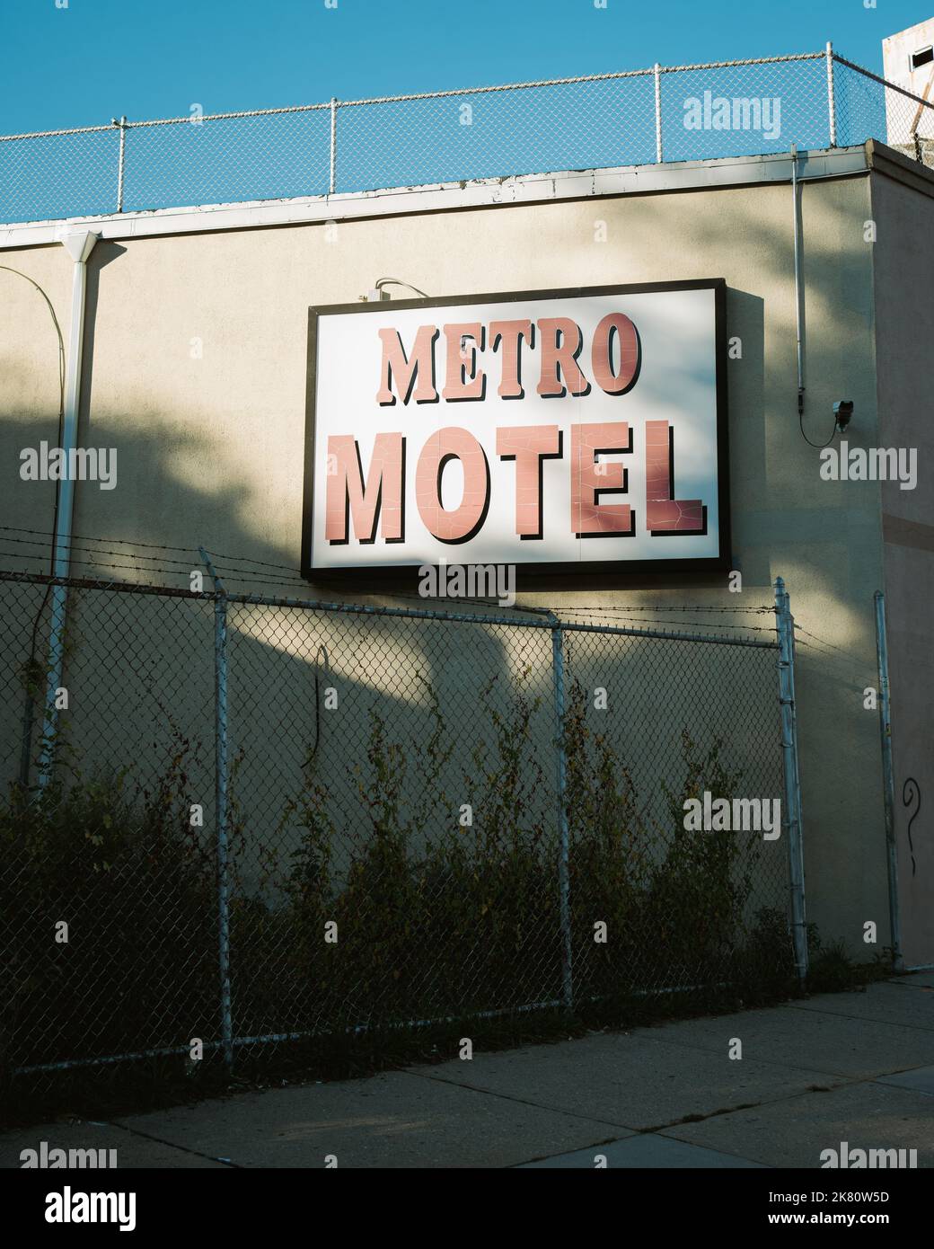 Metro Motel vintage sign, Queens, New York Stock Photo - Alamy